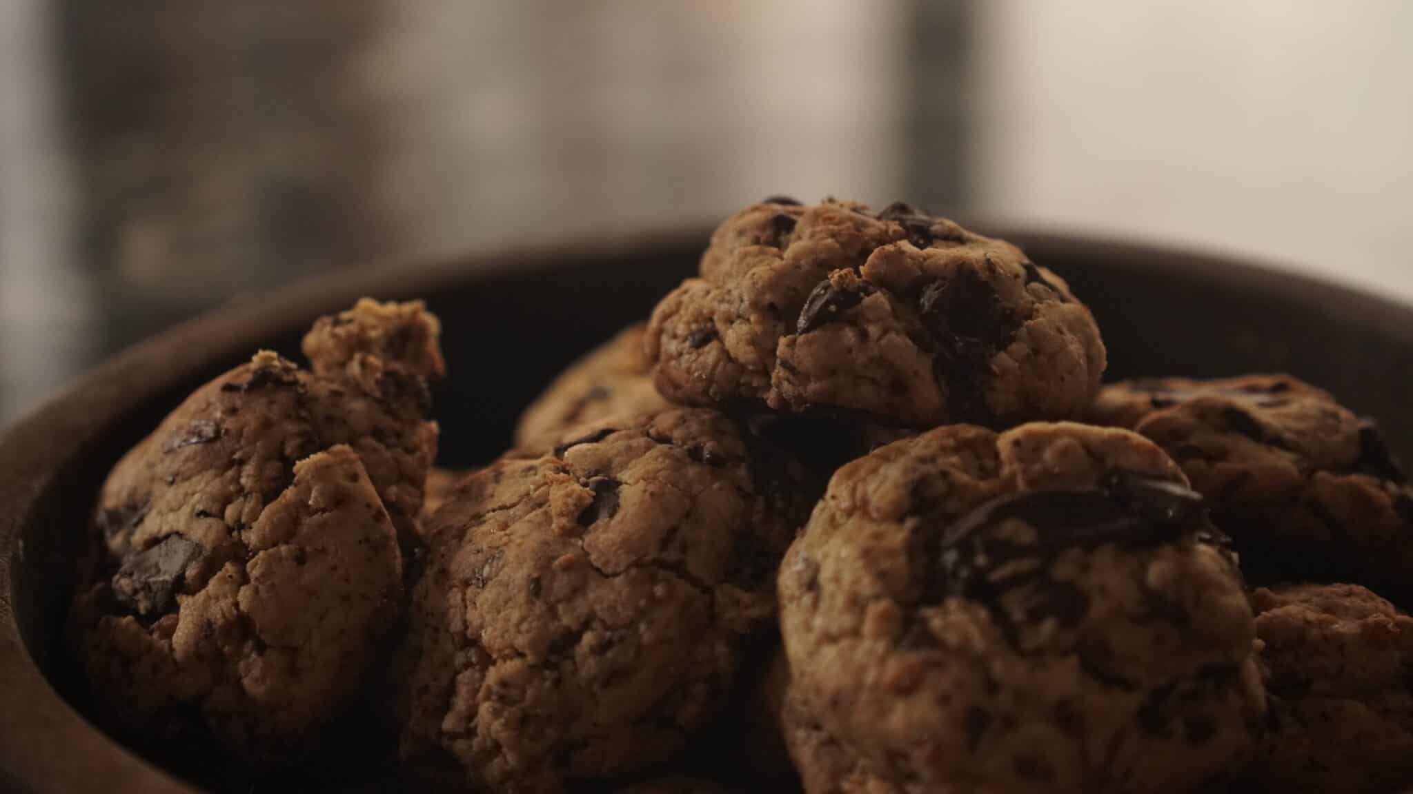 Galletas con manteca tostada y chocolate (hecha con descarte de masa ...